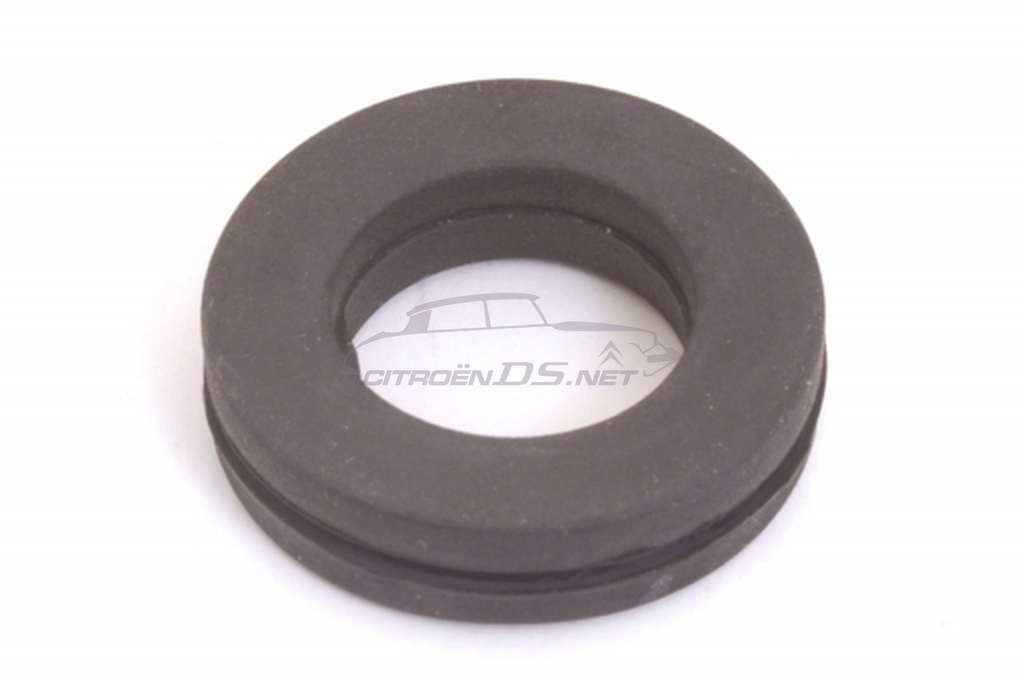 HP pump feed pipe grommet on radiator stay | Citro