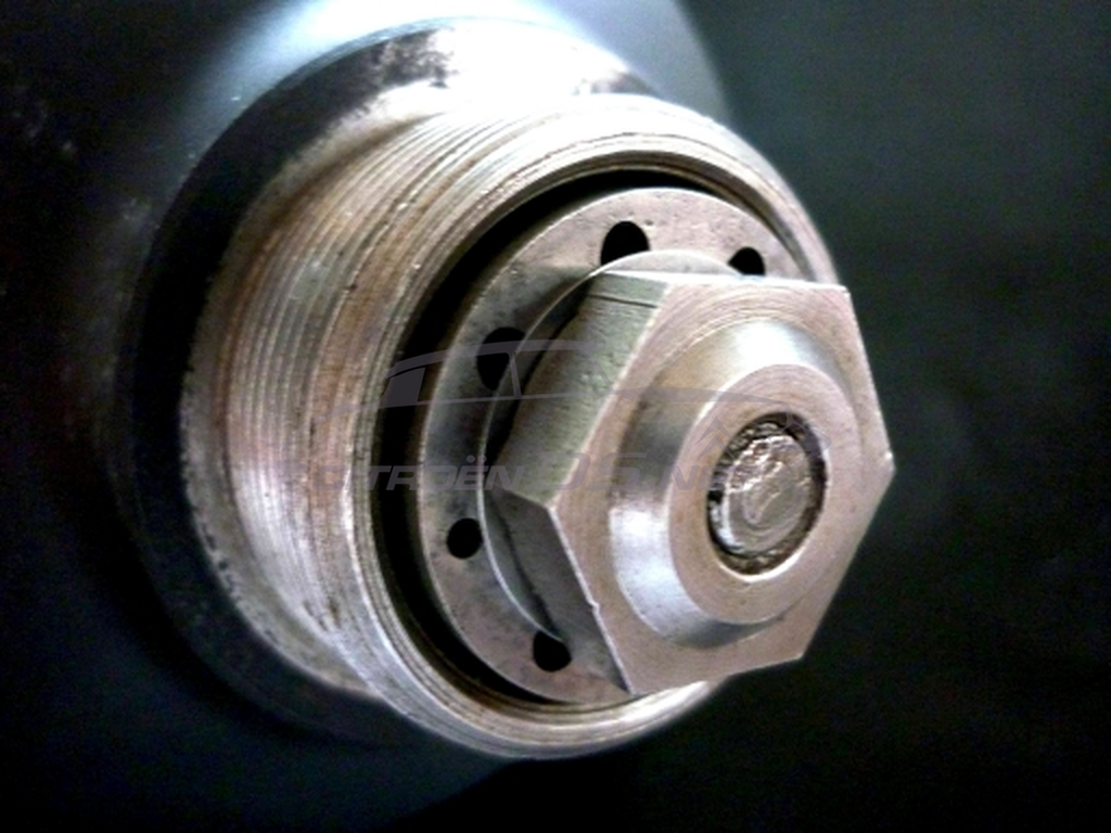 Rear suspension ball with exchangeable screwed shock absorber revised ...